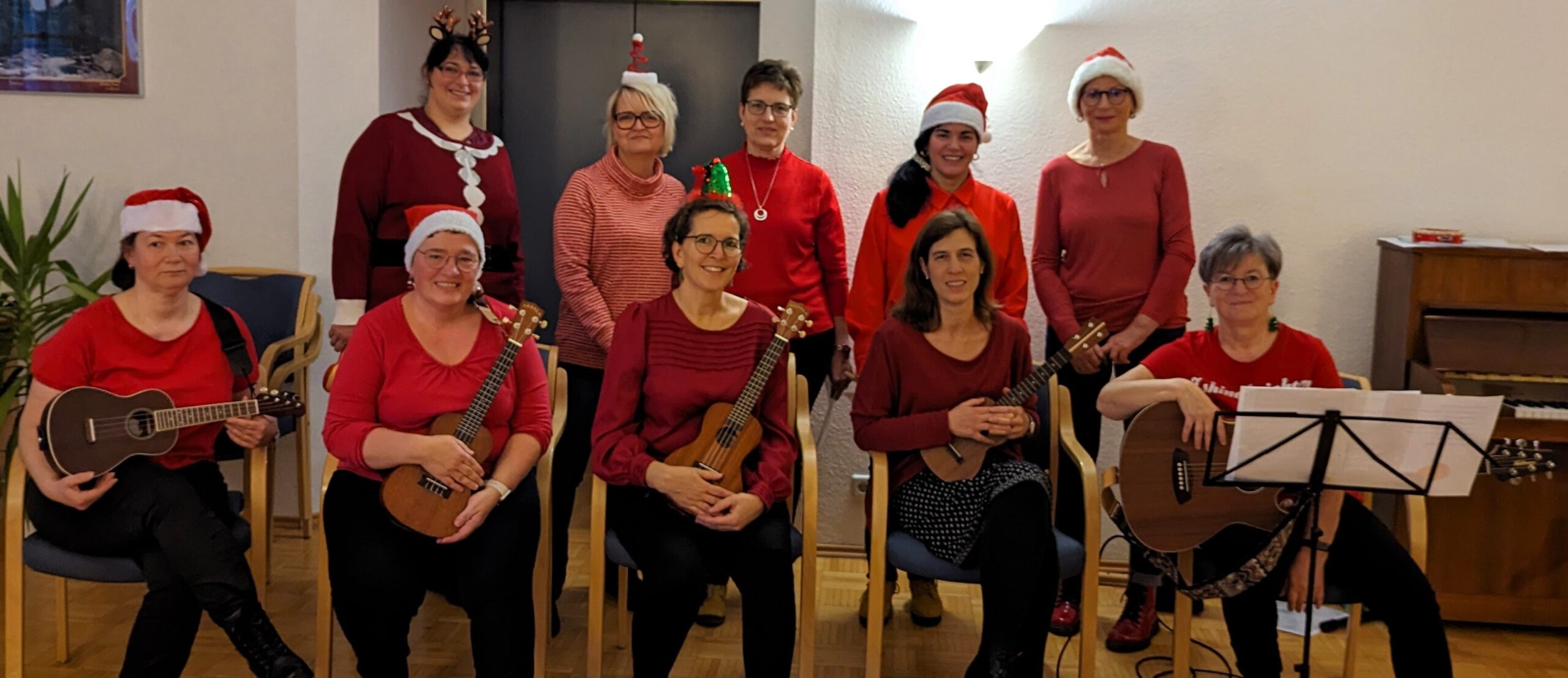 Die Koliner Hausband wünscht ein frohes und besinnliches Weihnachtsfest ...